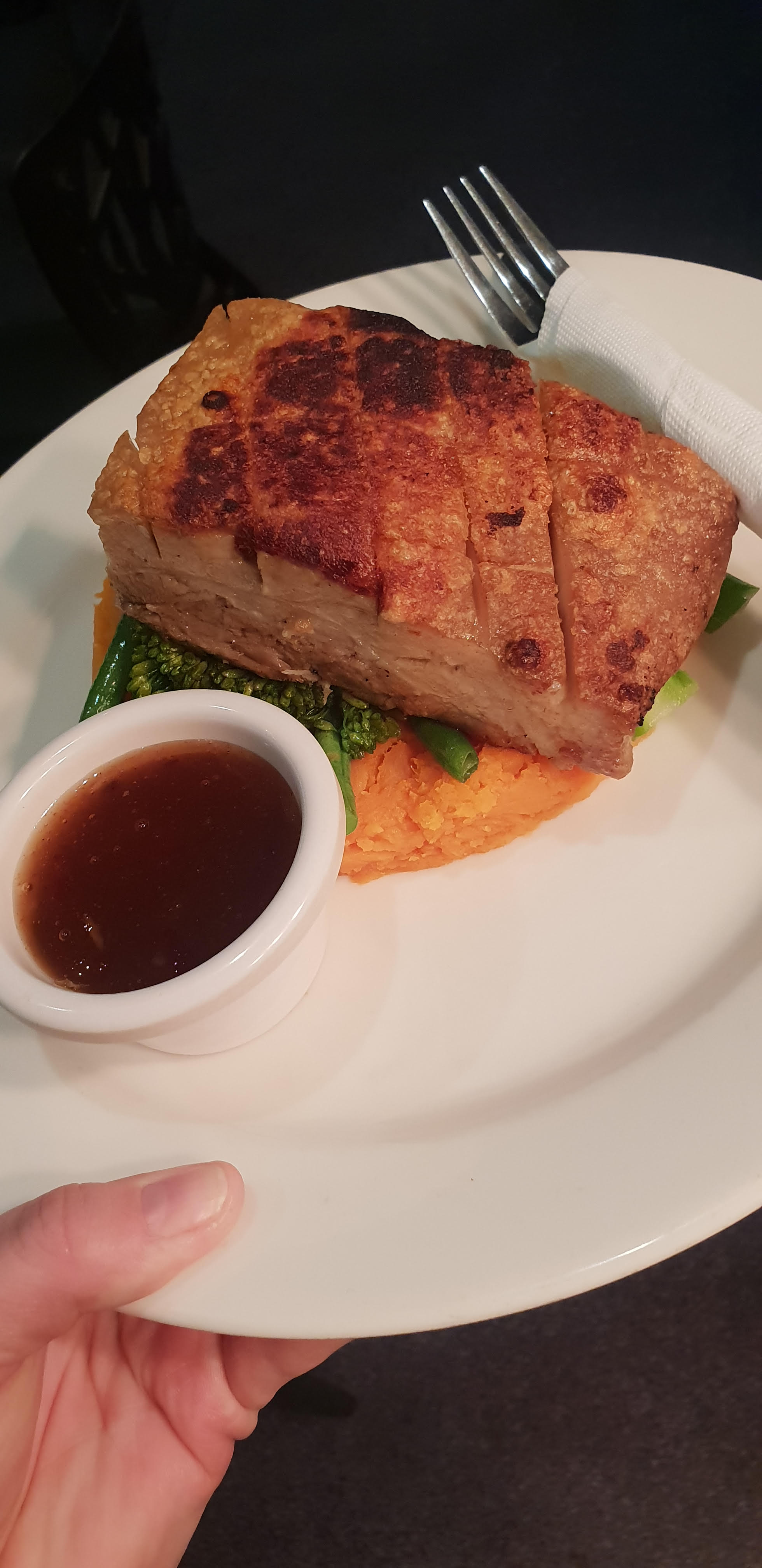 The Queens Arm's Hotel, Roma, Queensland. (07) 4622 1330